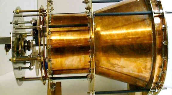 Unbekannte Kraft drückt aktiv Galaxien vor sich her