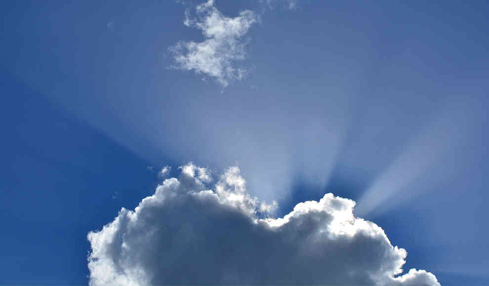 Warum ist der Himmel blau bzw. am Abend rot?