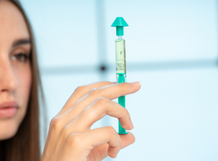 Nasaler Impfstoff erzeugt breite Immunantwort gegen Grippe